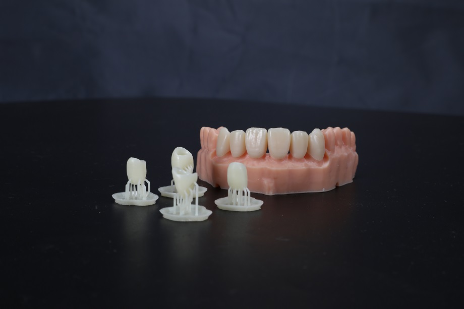 3D Printing Dental Crowns: All You Need To Know - PioCreat 3D